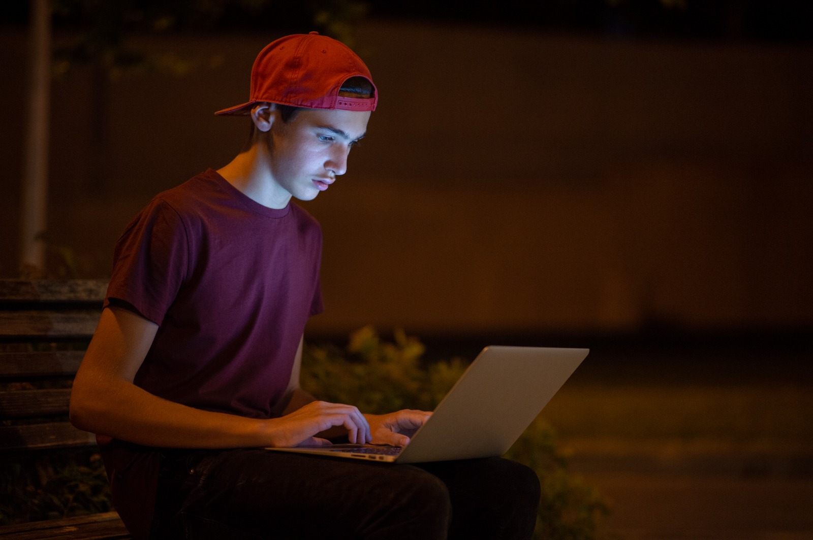 Study Reveals Internet Addiction in Teens Affects 4 Key Brain Networks ...
